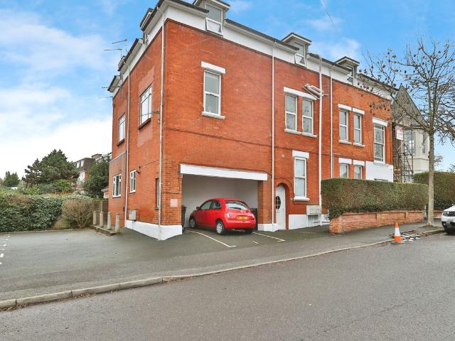 Arnewood Road, Bournemouth BH6, 3 bed flat to rent, £1,650 pcm | PrimeLocation