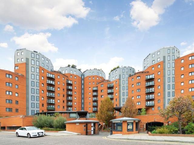 Arnhem Place, London E14 1 bed flat to rent £1,950 pcm £450 pw