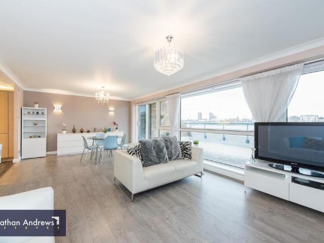 Arnhem Place, London E14 2 bed apartment to rent £2,500 pcm £577 pw