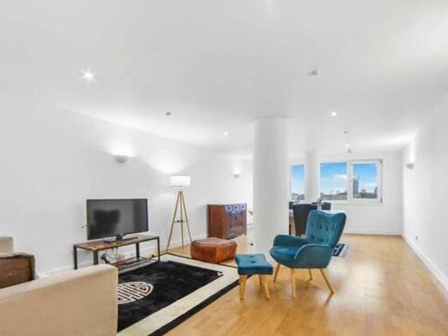 Arnhem Place, London, 2 Bedroom Flat