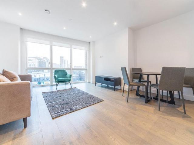 Arniston Way, London E14 1 bed flat to rent £2,150 pcm £496 pw