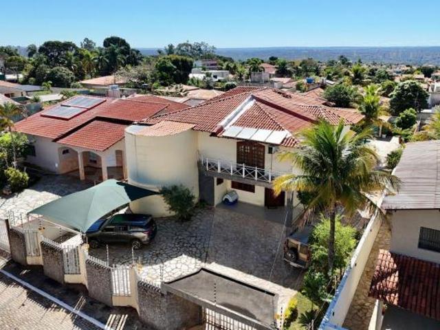 Arniqueira – Casa em condomínio fechado