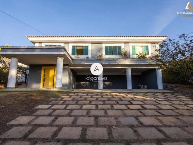 Arniqueiras Casa colonial com 4 quartos piscina e churrasqueira lote 950 mt2