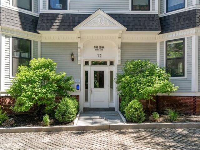 Arnold Cir Unit,cambridge, Condo For Sale