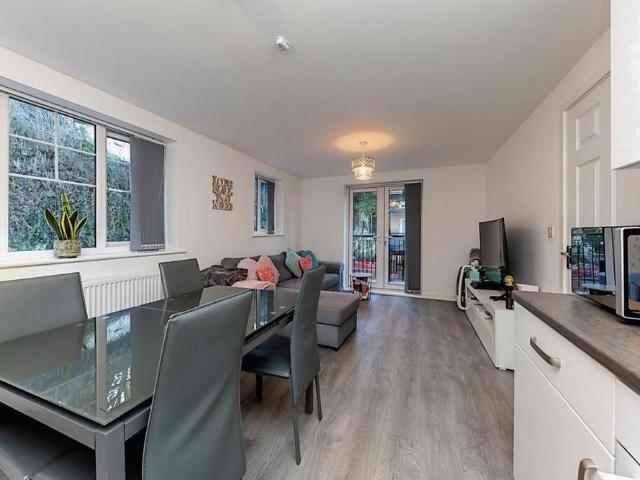 Arnold Close, Hertford