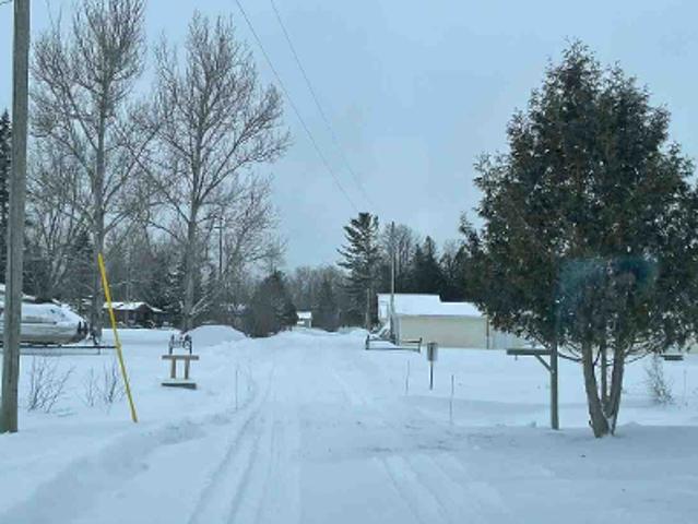 Arnold Creek Dr