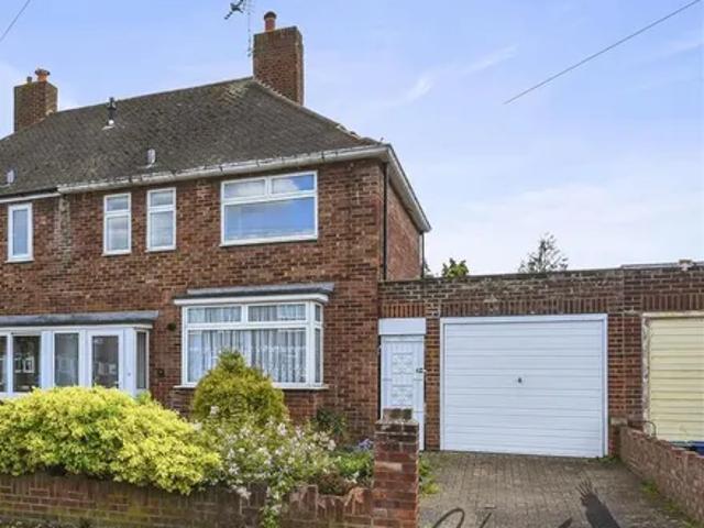 Arnold Crescent, London, TW7 7NS, United Kingdom | 3 bed townhouse for rent #141082312 | Rentberry