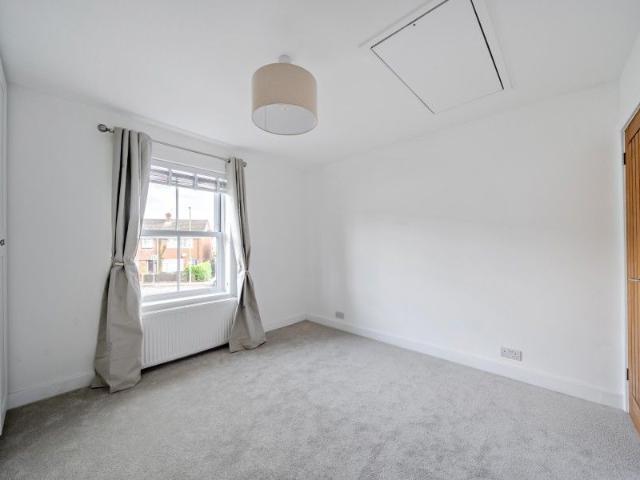 Arnold Road, Woking, Surrey, GU21