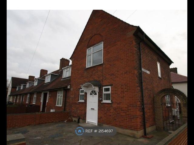 Arnold Road, Dagenham RM9, 3 bed end terrace house to rent, £2,100 pcm | PrimeLocation