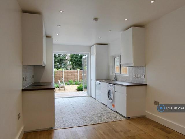 Arnold Road, London, N15 4 bed terraced house to rent £3,200 pcm £738 pw