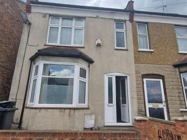 Arnos Grove 3 bed semi detached house to rent £1,950 pcm £450 pw