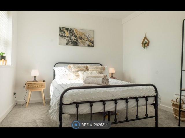 Arnside Road, Bristol BS10, 2 bed flat to rent, £1,500 pcm | PrimeLocation
