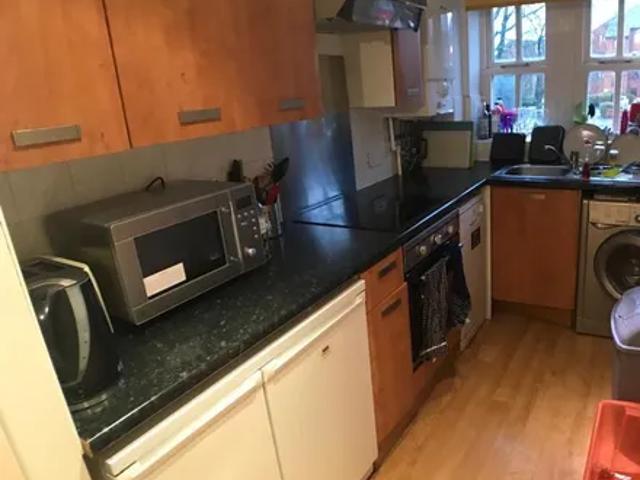 Arosa Court, Wilmslow Road, Manchester, M14 6AX, United Kingdom | 2 bed apartment for rent #136267279 | Rentberry