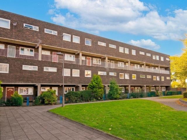 Arabella Drive, London, SW15 4 bed flat to rent £2,700 pcm £623 pw