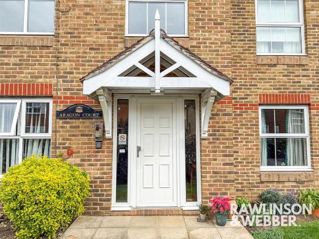 Aragon Court, Pemberton Road, East Molesey KT8, 1 bed flat to rent, £1,300 pcm | PrimeLocation