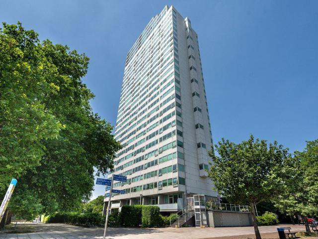 Aragon Tower, Deptford, London SE8, 2 bed flat to rent, £2,100 pcm | PrimeLocation