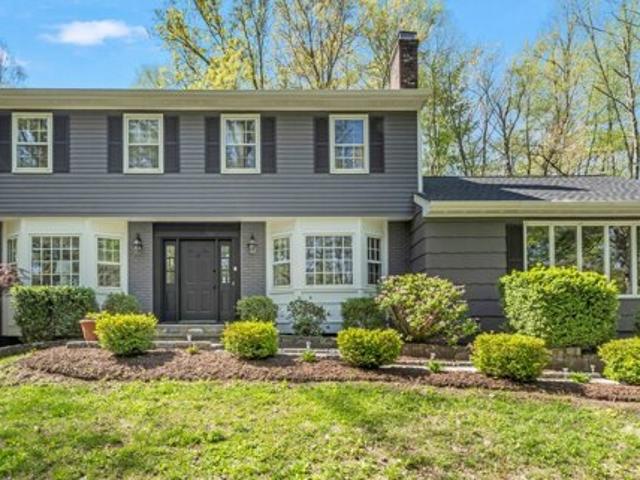 Arapaho Rd, Brookfield, Home For Sale