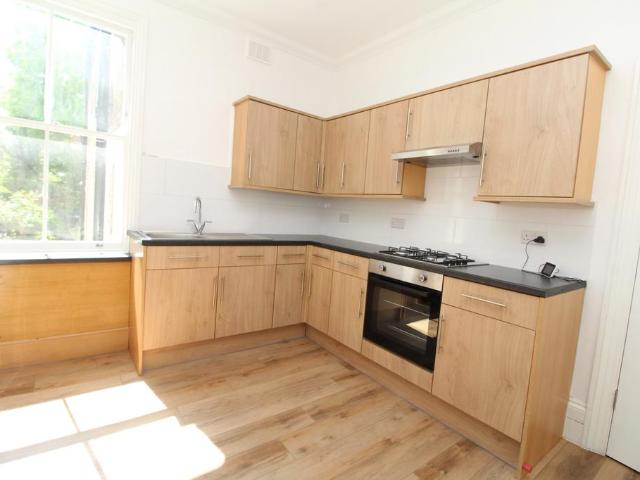 Arbuthnot Road, London SE14 3 bed terraced house to rent £2,850 pcm £658 pw