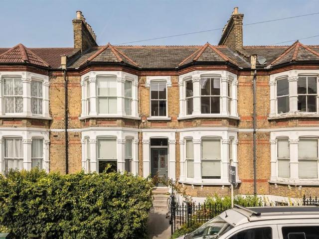 Arbuthnot Road, London SE14 3 bed flat to rent £2,995 pcm £691 pw
