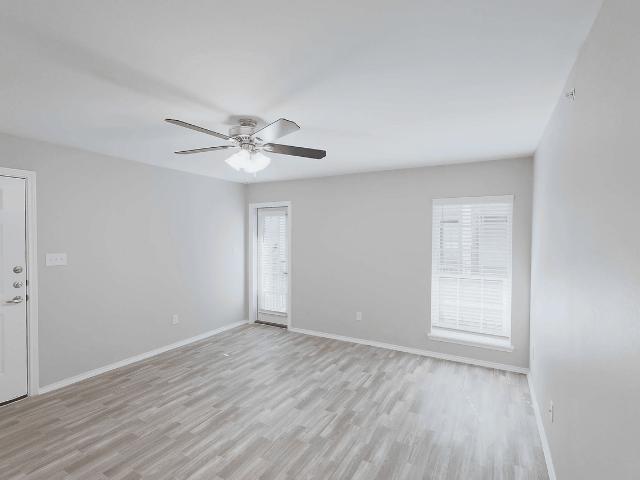 Arbor Creek 1 Bedroom Apartment for Rent at 396 E Southwest Pkwy, Lewisville, TX 75067 Timber Creek Square