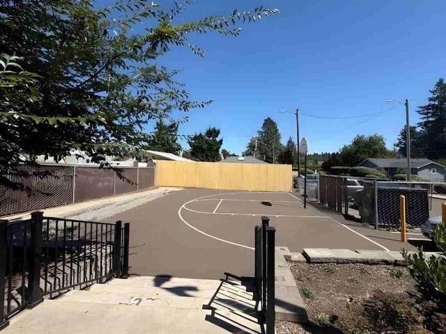 Arbor Glen 2 Bedroom Apartment for Rent at 2609 Se 145th Ave, Portland, OR 97236 Centennial