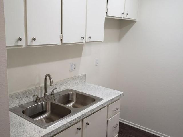 Arbor Park 1 Bedroom Apartment for Rent at 1219 N State College Blvd, Anaheim, CA 92806 East Anaheim