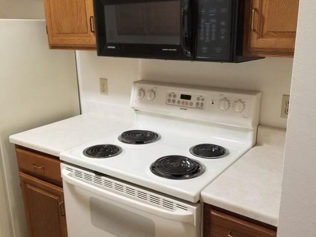 Arbor Place 1 Bedroom Apartment for Rent at Arbor Cir, Omaha, NE 68106