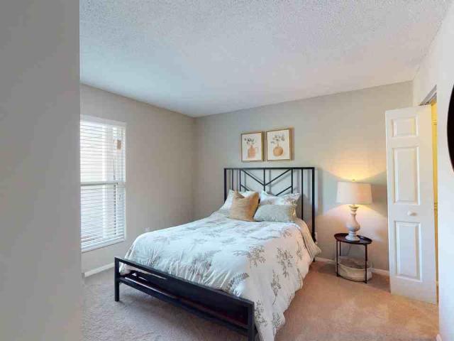 Arbor Ridge Studio Apartment for Rent at 7 Woodstream Ln, Greensboro, NC 27410