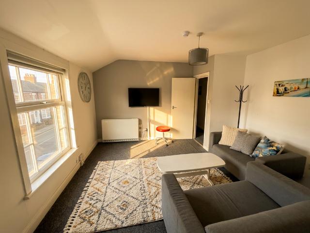 Arboretum NG7 4 bed flat to rent £1,842 pcm £425 pw