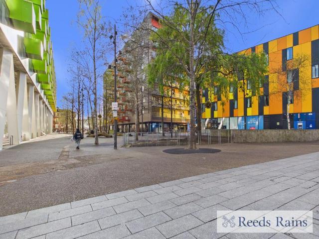 Arboretum Place, Barking IG11 2 bed apartment to rent £1,750 pcm £404 pw
