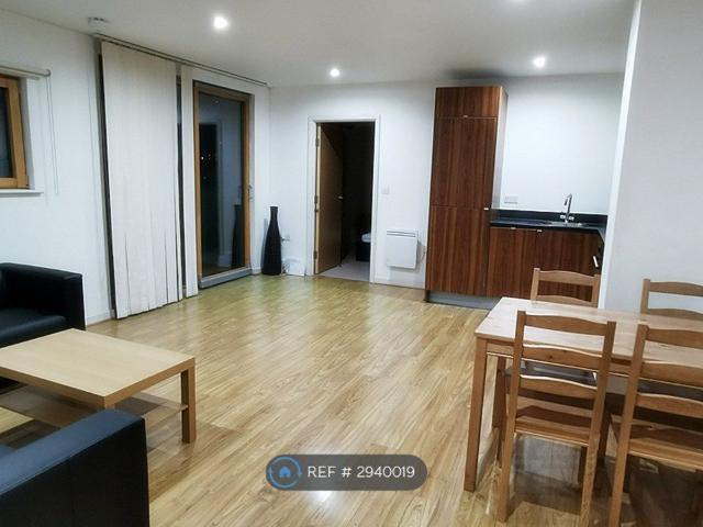 Arboretum Place, London IG11, 2 bed flat to rent, £1,850 pcm | PrimeLocation