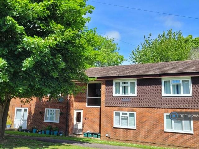 Arbour View, Little Chalfont, HP7 2 bed flat to rent £1,600 pcm £369 pw