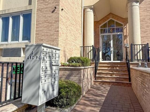 Arc Pl Apt B, Staten Island, Condo For Sale