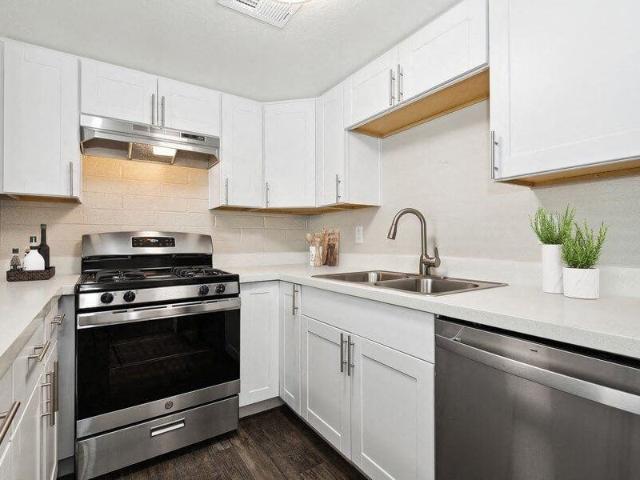 Arcadia on 49th 2 Bedroom Apartment for Rent at 4902 E Thomas Rd, Phoenix, AZ 85018