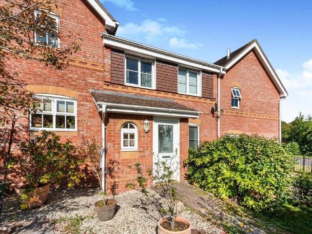 Arcadia Close, Basingstoke RG22 3 bed terraced house to rent £1,475 pcm £340 pw