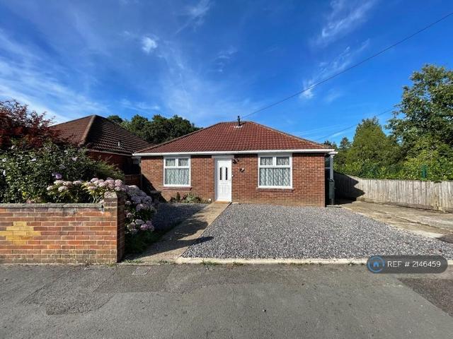 Arcadia Close, Southampton, SO16 2 bed bungalow to rent £1,550 pcm £358 pw