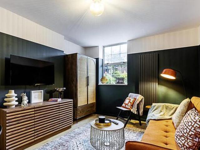 Arcadia Court, Flat, Old Castle St 1 Bedroom Flat