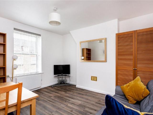 Arcadia Court, 45 Old Castle Street. 1 bed apartment to rent £1,950 pcm £450 pw