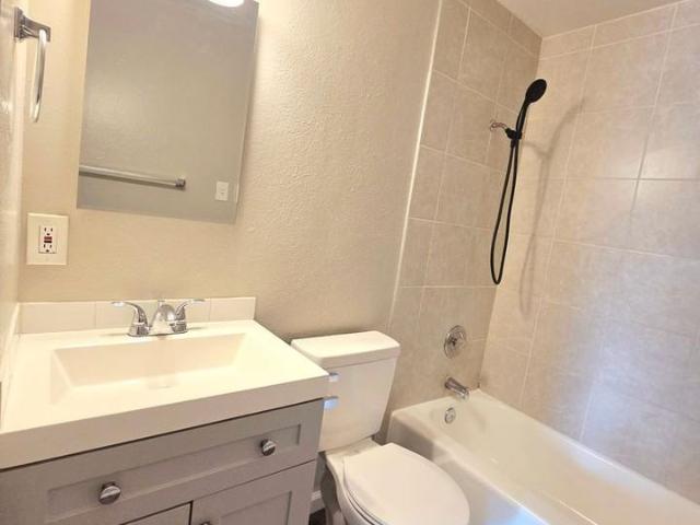 Arcadia Dell Apartments 2 Bedroom Apartment for Rent at 3014 N Arcadia St, Colorado Springs, CO 80907 Venetian Village