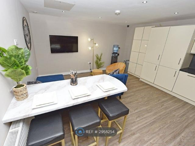 Arcadia House, Ormskirk L39, Room to rent, £776 pcm | PrimeLocation