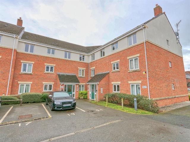 Archdale Close, Chesterfield S40, 2 bed flat to rent, £800 pcm | PrimeLocation