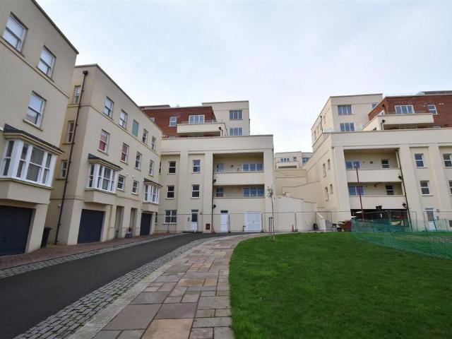Archery Gardens, St Leonards On Sea 3 bed apartment to rent £1,595 pcm £368 pw
