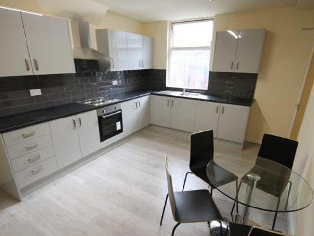Archery Terrace, Leeds, 6 Bedroom End
