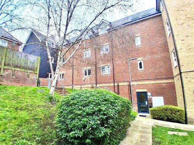 Archer Place, Bishop's Stortford CM23, 1 bed flat to rent, £1,285 pcm | PrimeLocation