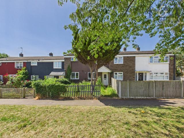 Archer Road, Stevenage. 5 bed terraced house to rent £3,100 pcm £715 pw