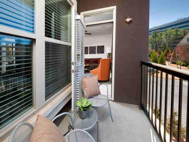 Arches at Glenridge 3 Bedroom Apartment for Rent at 5610 Glenridge Dr, Sandy Springs, GA 30342