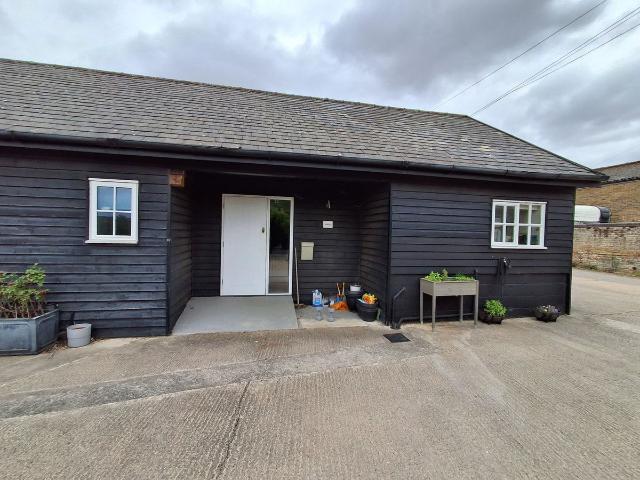 Arches Hall Stud, Latchford, Standon SG11, 1 bed bungalow to rent, £1,200 pcm | PrimeLocation