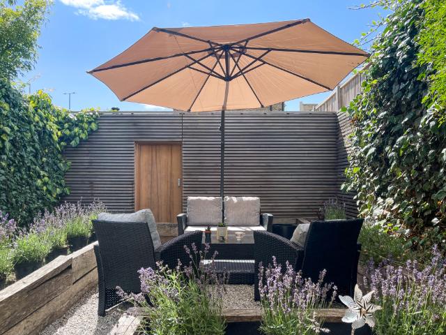 Architect’s Luxe Oasis: Garden and Private Studio