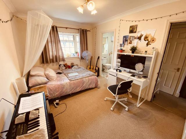 Archway N19 5 bed semi detached house to rent £4,983 pcm £1,150 pw