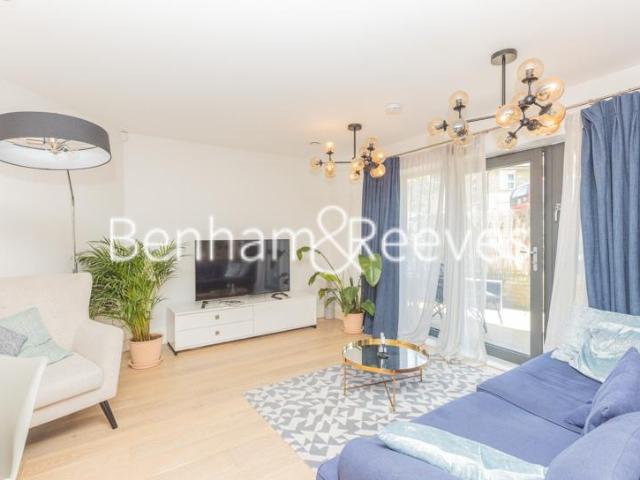 Archway Road, Highgate N8 2 bed apartment to rent £3,300 pcm £762 pw